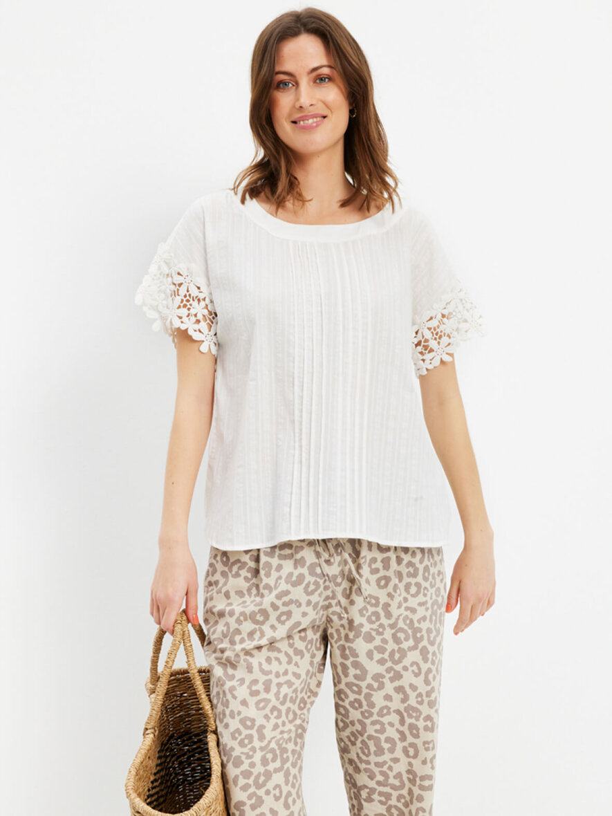 Bluse med broderi anglaise